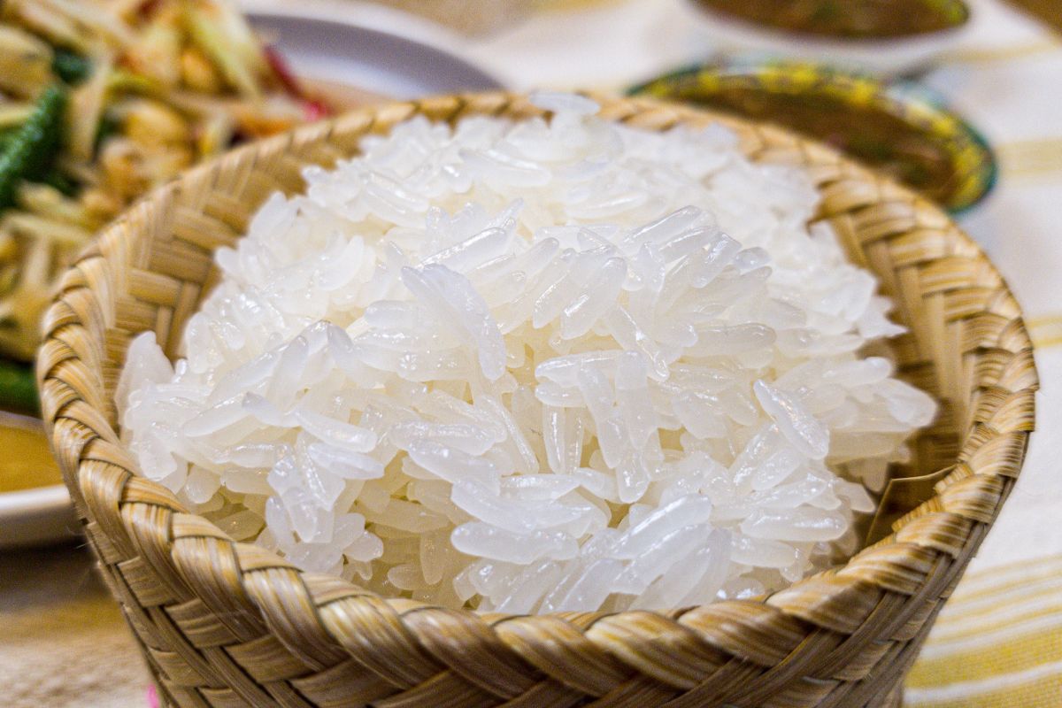 Sticky Rice vs White Rice: What's the Difference? - We Know Rice