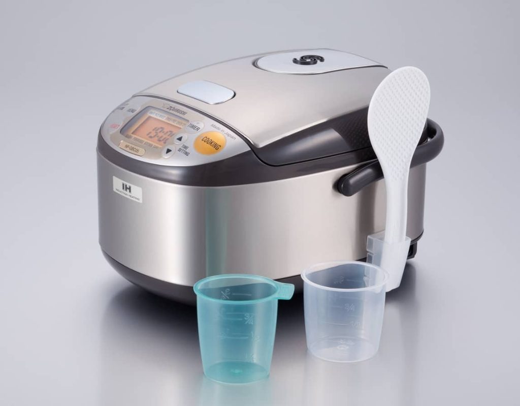 Traditional vs Modern Rice Cookers: An Ultimate Comparison - We Know Rice