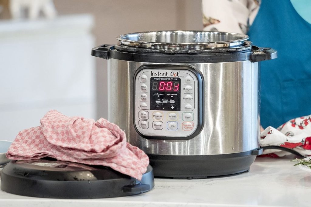 Rice Cooker Safety Precautions During Cleaning - We Know Rice